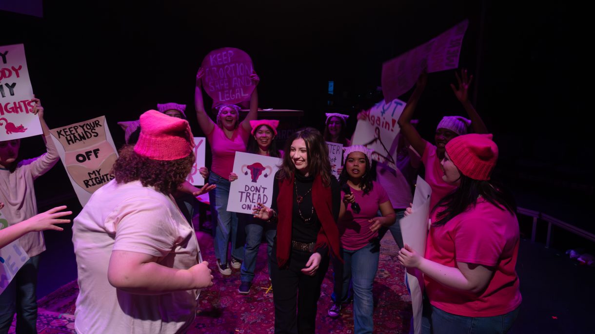 Feminist Icon Steinem Takes Center Stage in Theater Production of ...